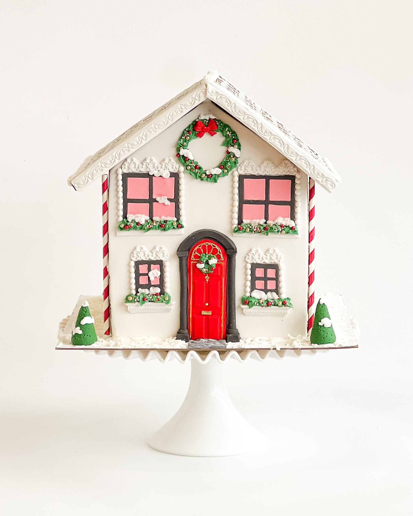 Classic Holiday Gingerbread House – Toronto's Best Gingerbread
